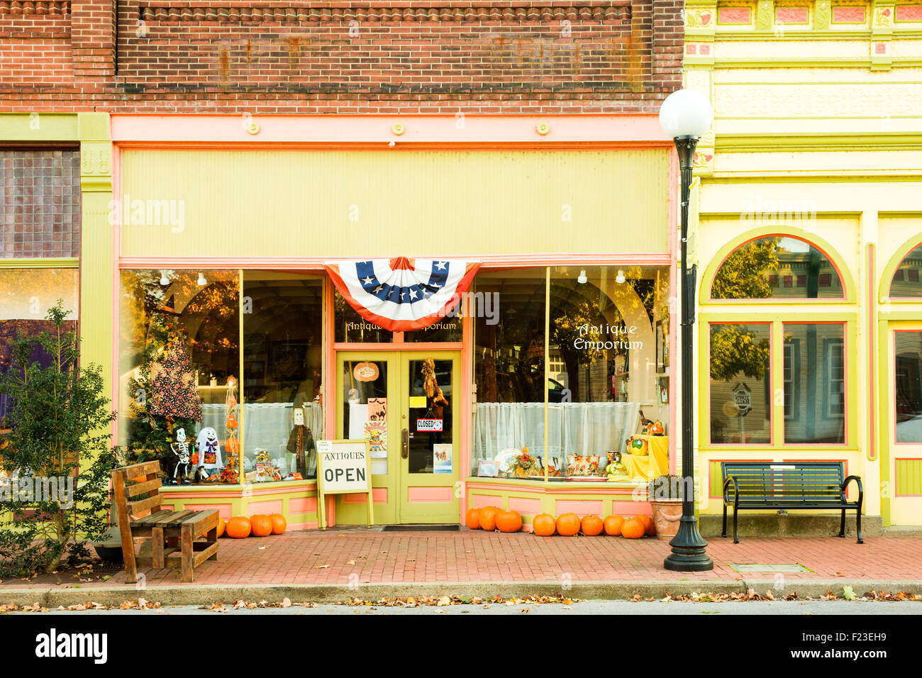 Midwest small town hi-res stock photography and images - Alamy
