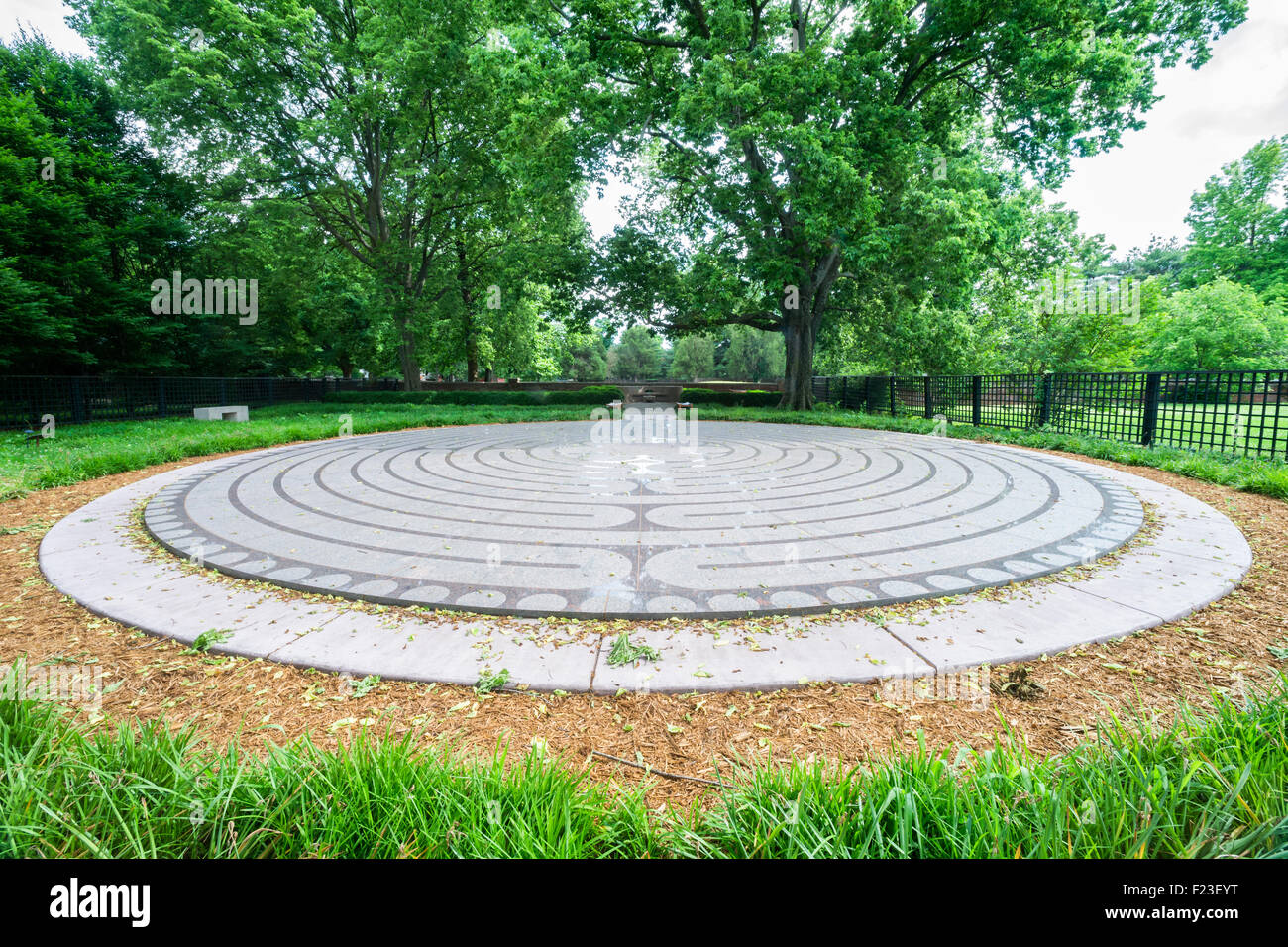 Cathedral Labyrinth, a replica of 12th c Chartres Cathedral in Paris ...