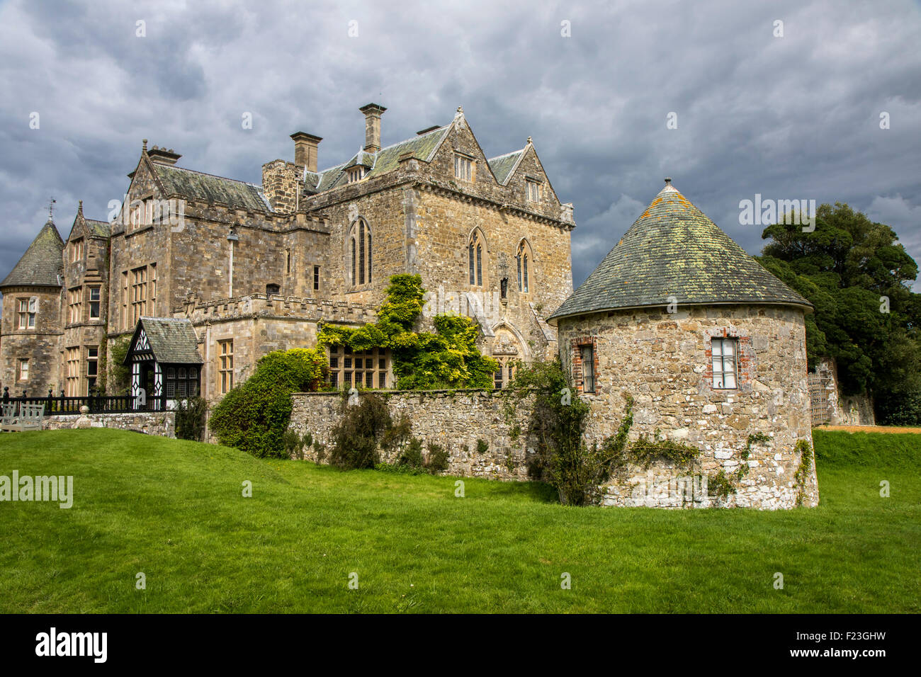 Beaulieu abbey palace hi-res stock photography and images - Alamy
