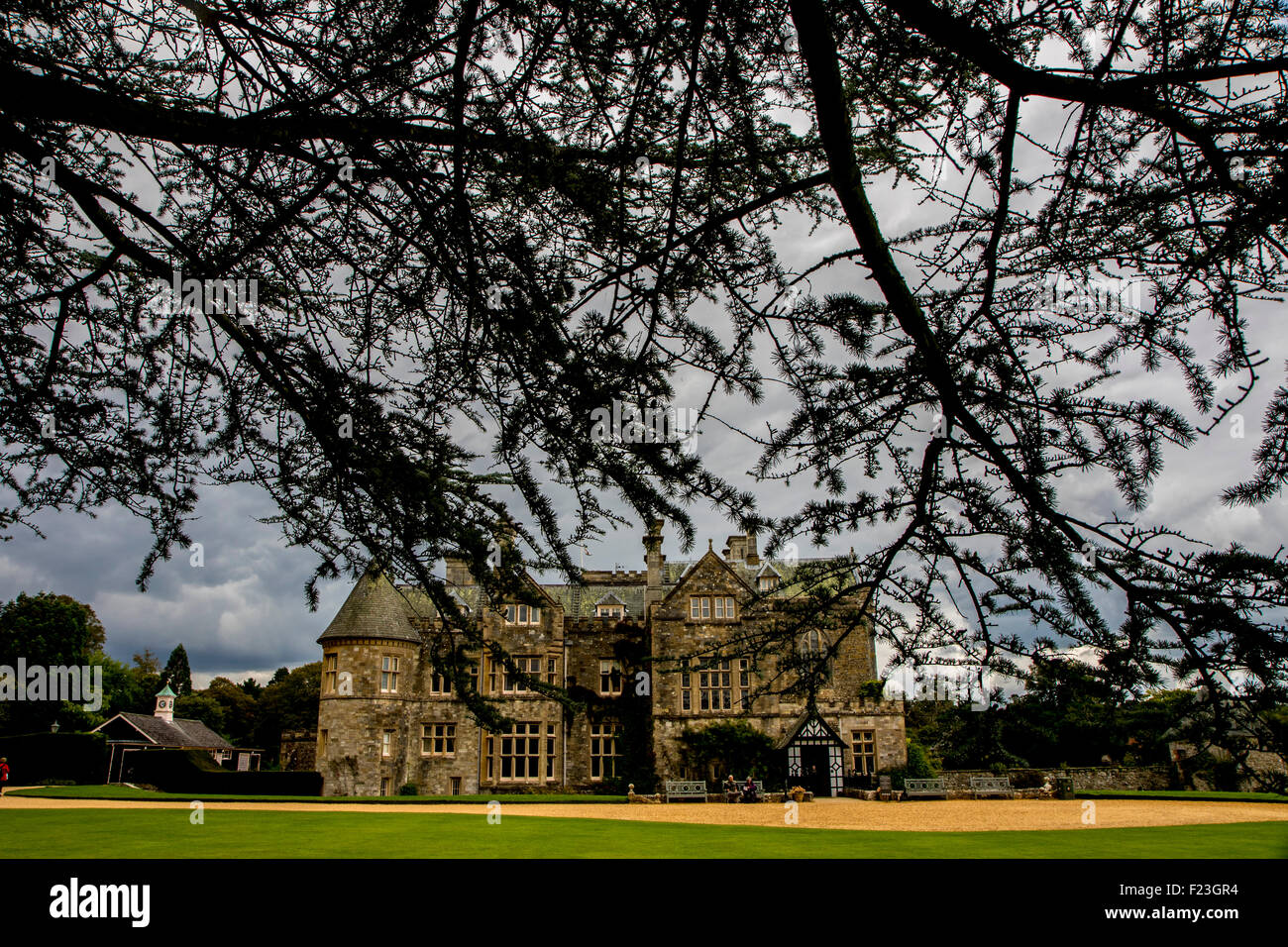 Beaulieu abbey palace hi-res stock photography and images - Alamy