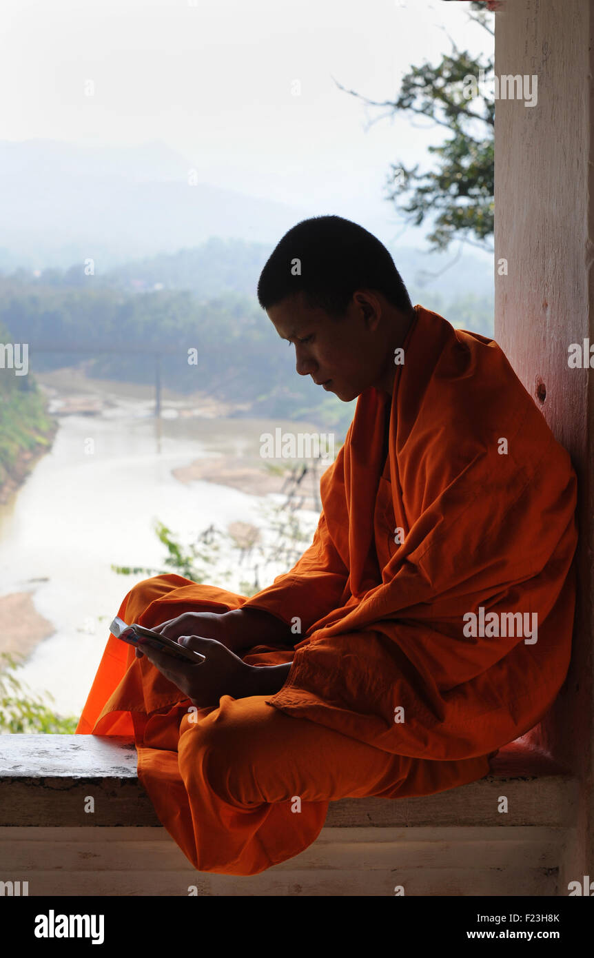 Buddhist monk reading book hi-res stock photography and images - Alamy