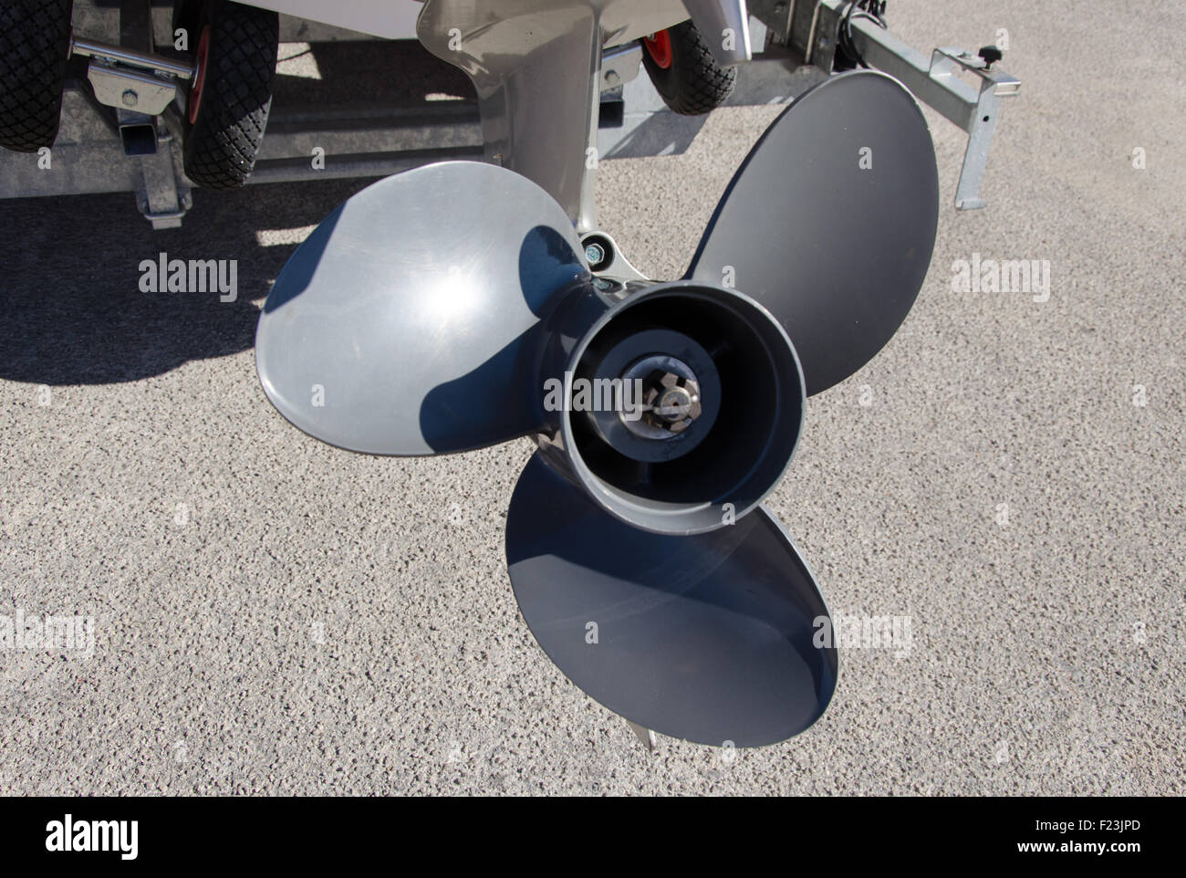 One propeller on new hi-res stock photography and images - Alamy