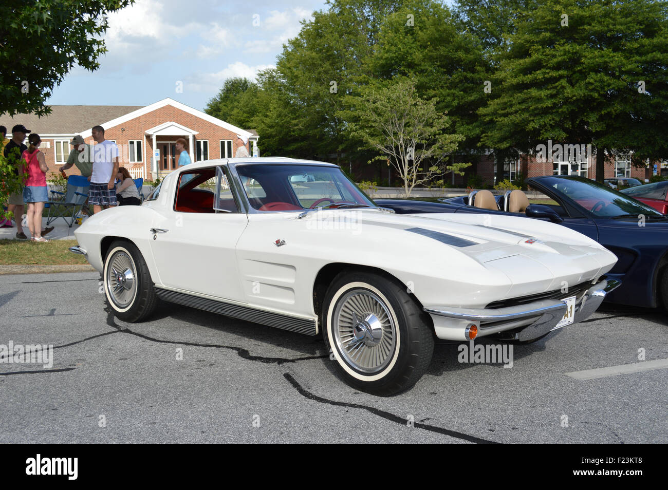 Corvette Stingray 1963 Con Ventana Dividida