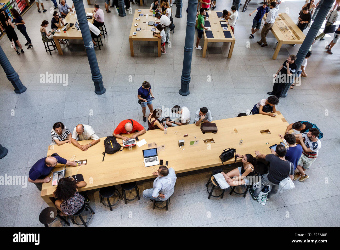 Madrid Spain,Hispanic ethnic Centro,Plaza de la Puerta del Sol,Apple ...