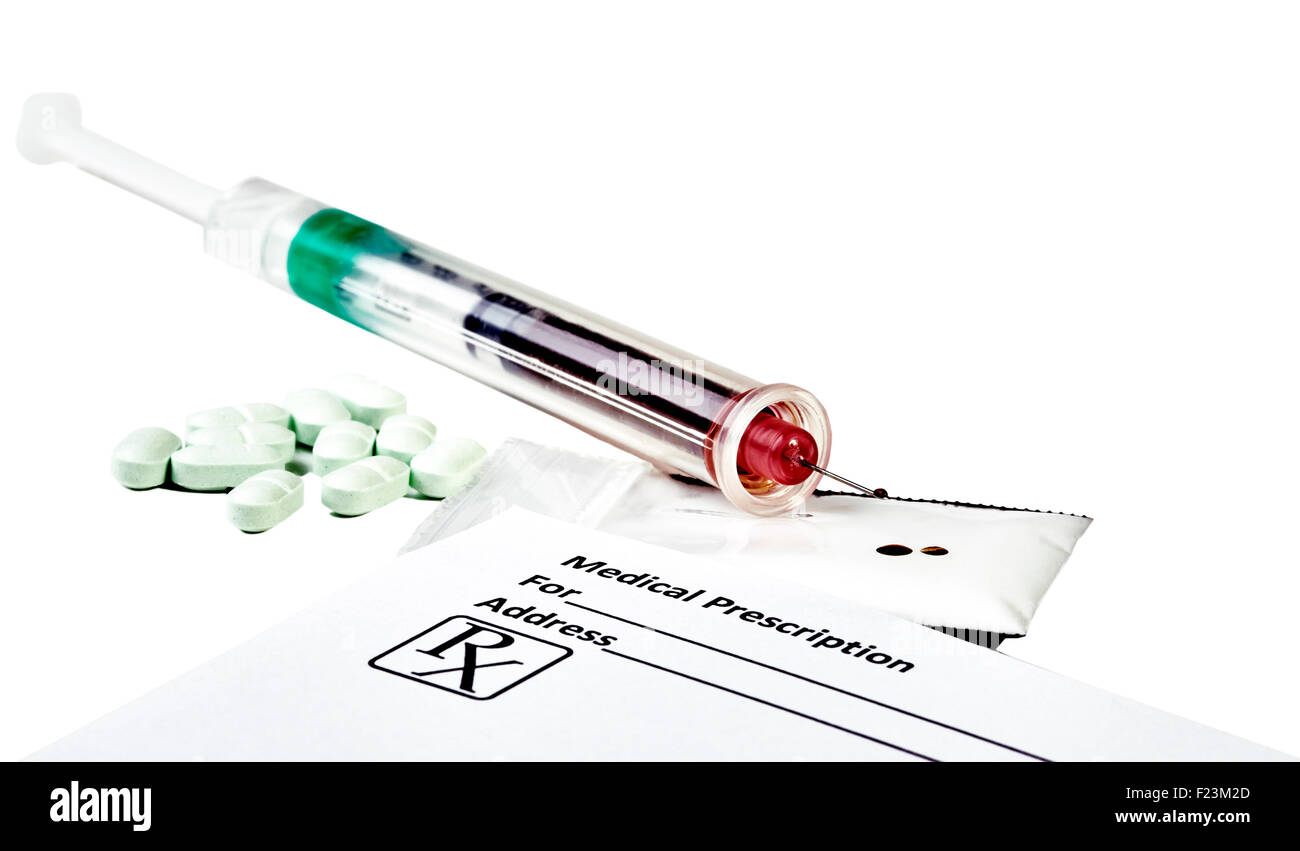 Heroin in hypodermic needle packets hi-res stock photography and images ...