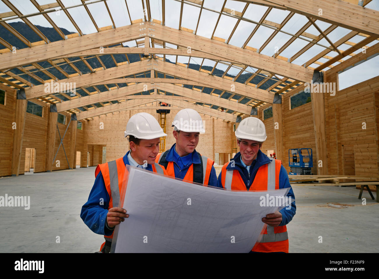 Builders helmet hi-res stock photography and images - Alamy