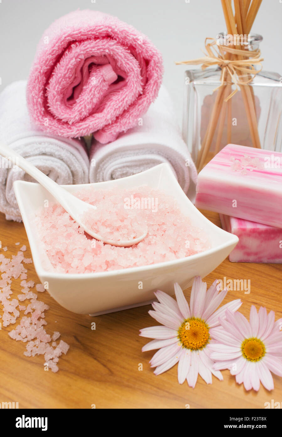 Beauty and wellness hi-res stock photography and images - Alamy