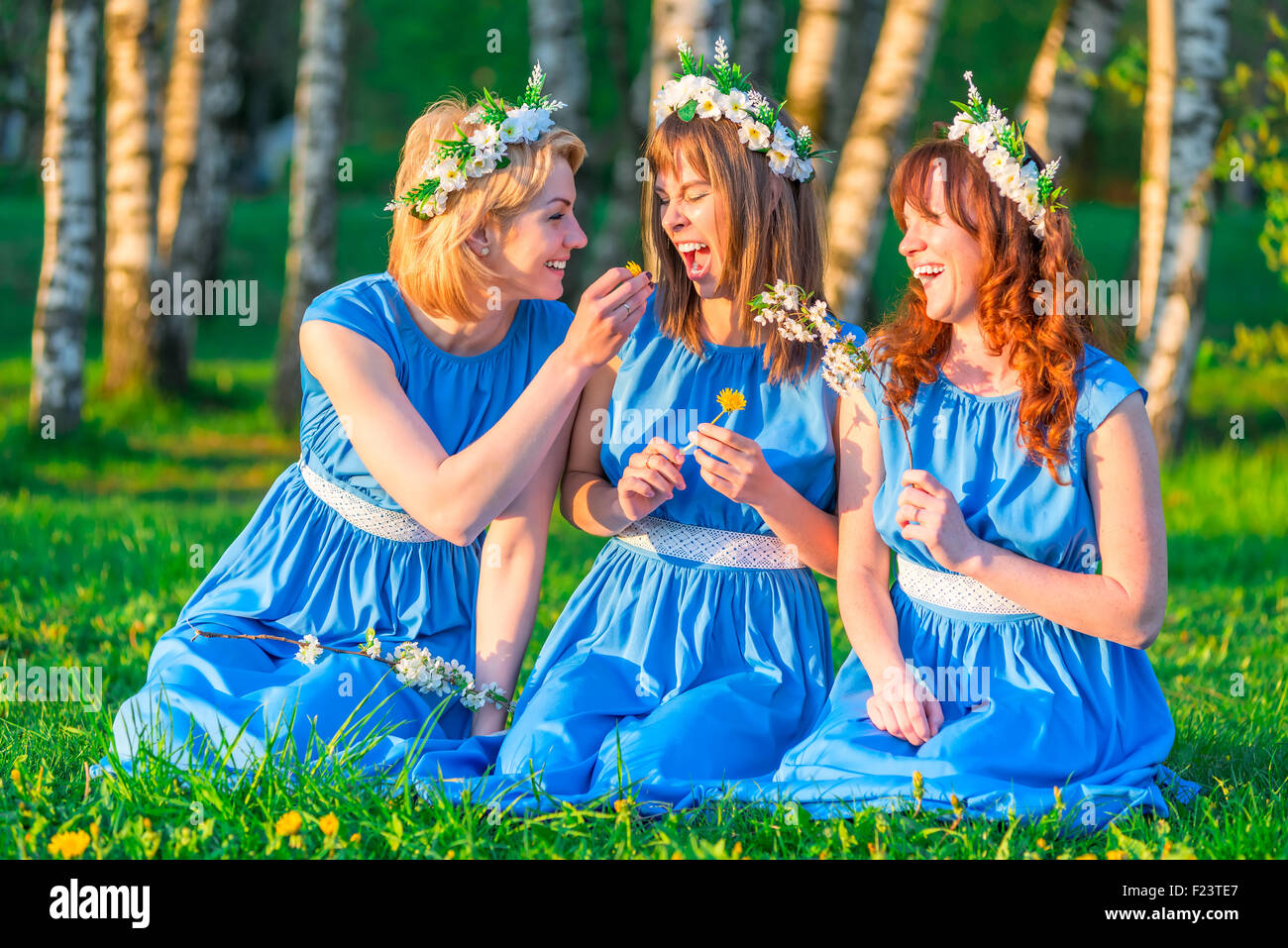 Girls in summer clothes hi-res stock photography and images - Alamy