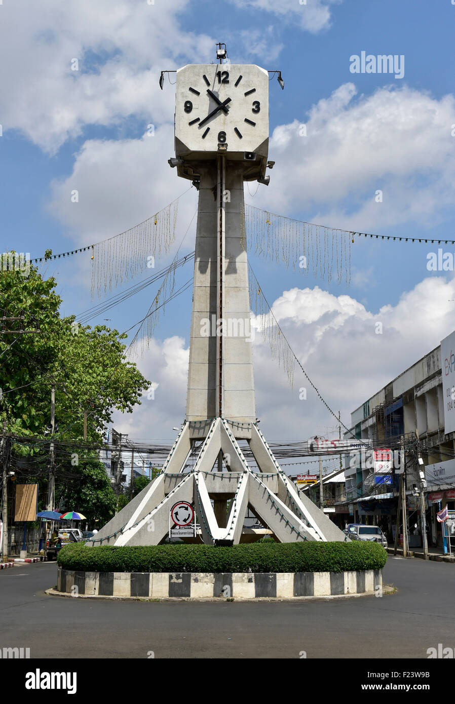 Clocktower roundabout hi-res stock photography and images - Alamy