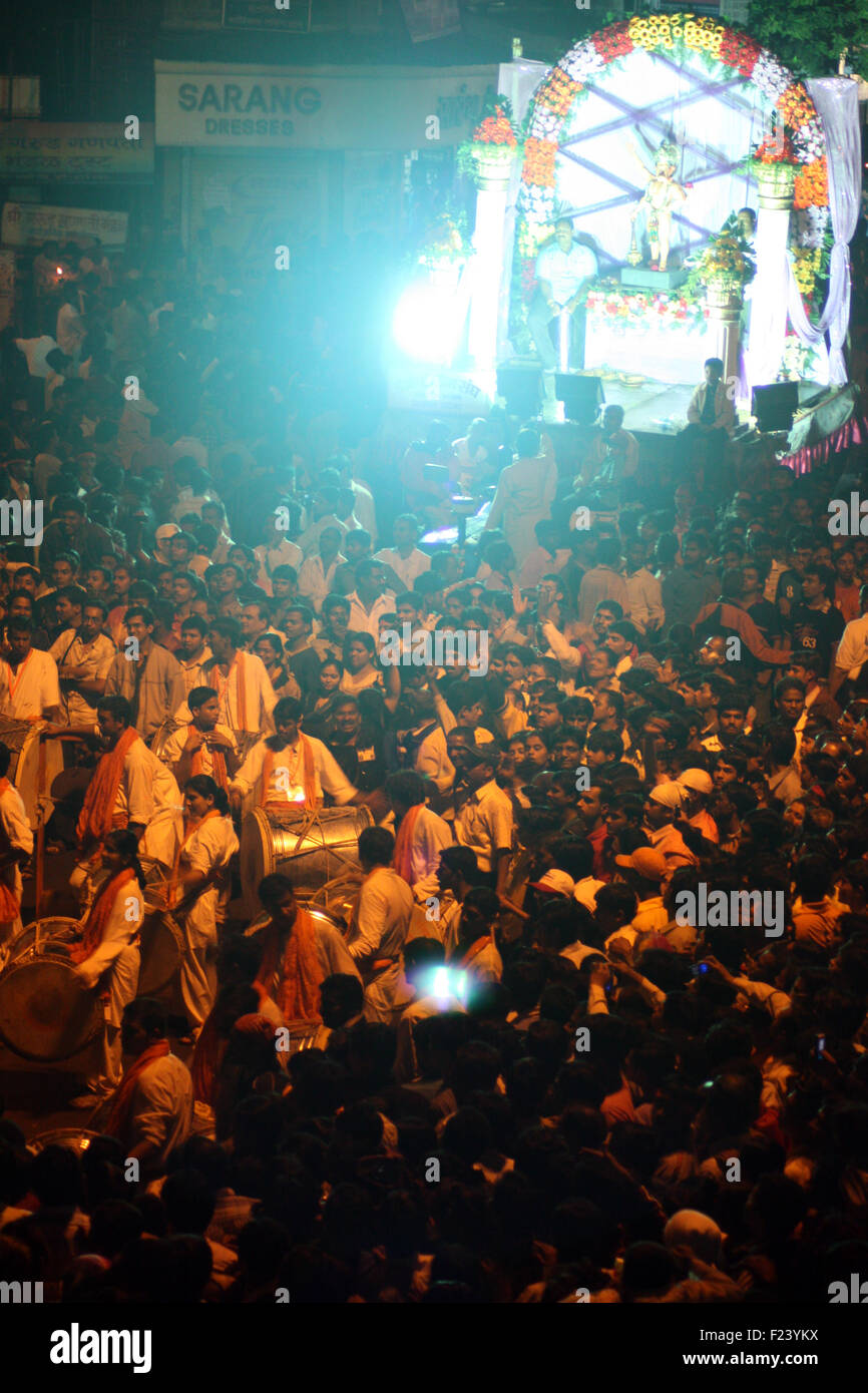Ganesha festival dance hi-res stock photography and images - Alamy