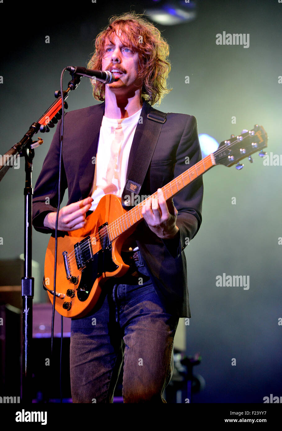 Featuring johnny borrell hi-res stock photography and images - Alamy
