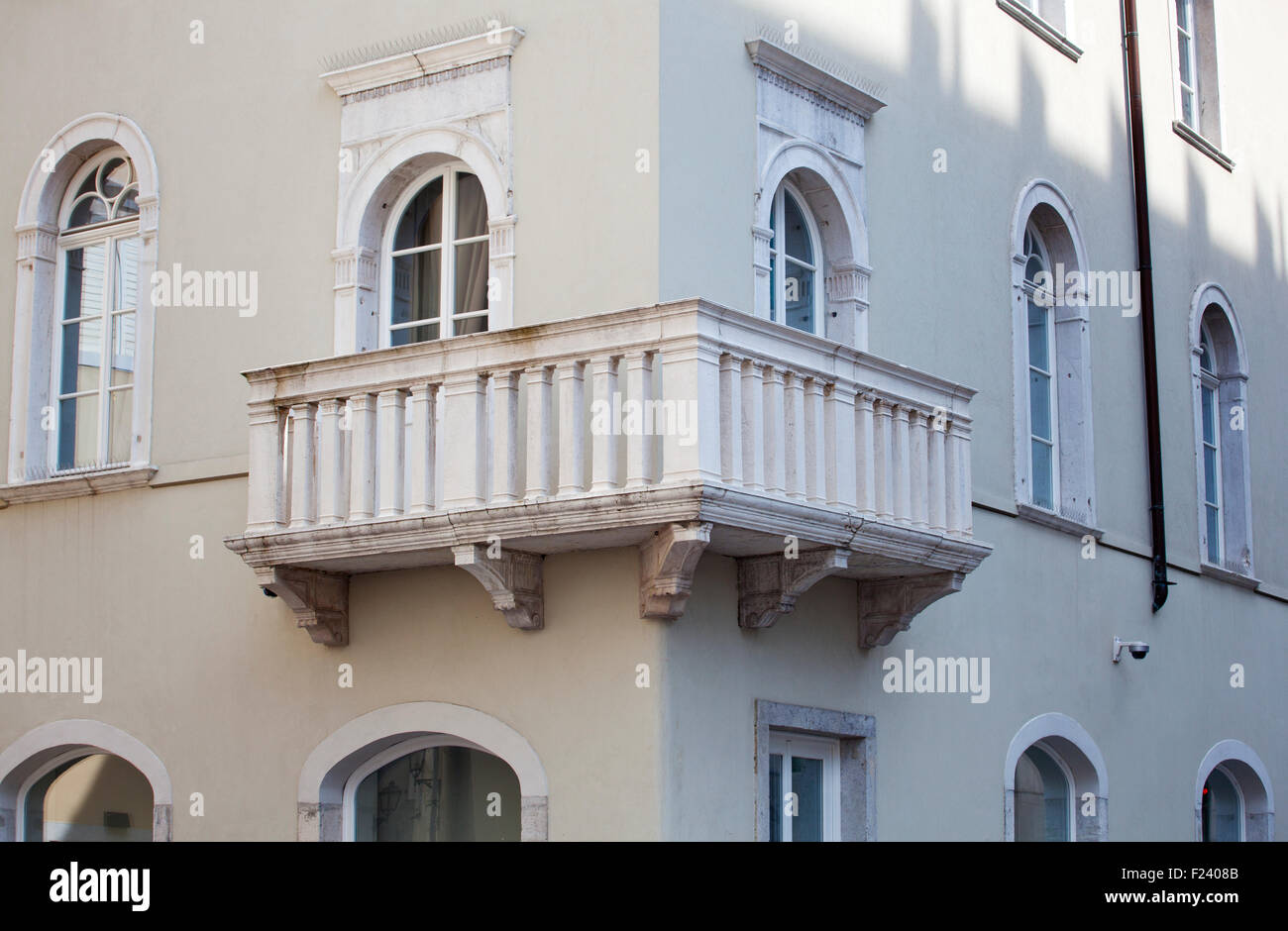 Balcony neoclassic architecture hi-res stock photography and images - Alamy