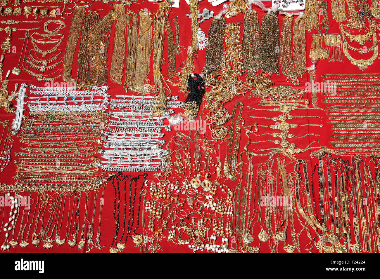 Various designs of traditional Indian jewelery in gold and normal ...