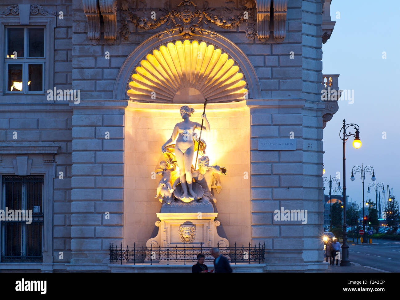 Venus statue hi-res stock photography and images - Alamy