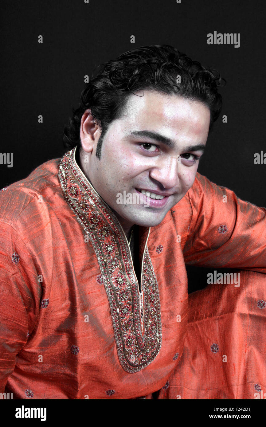 A portrait of a traditional Indian man Stock Photo - Alamy
