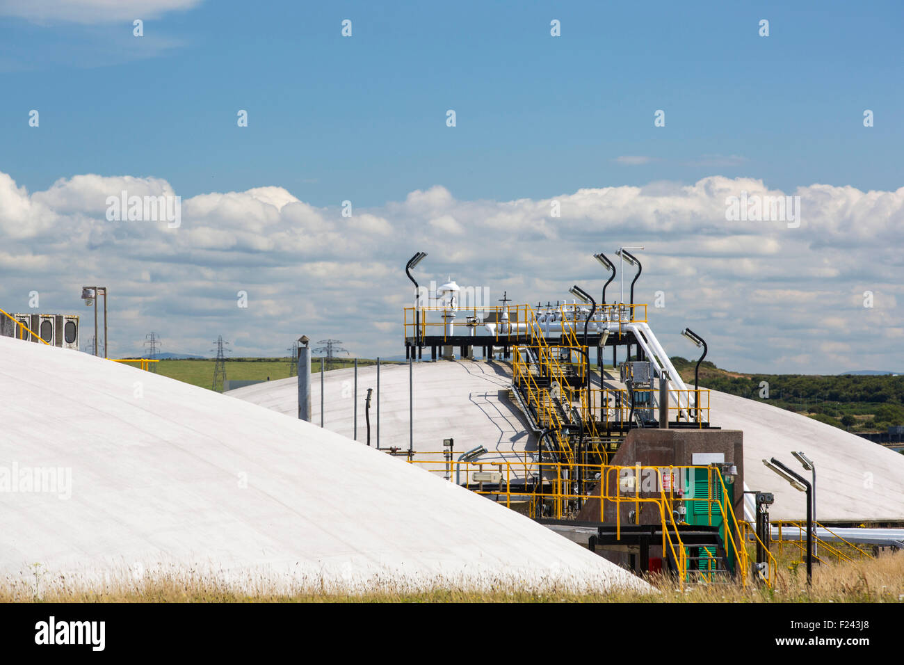 Gas storage tank uk hi-res stock photography and images - Alamy