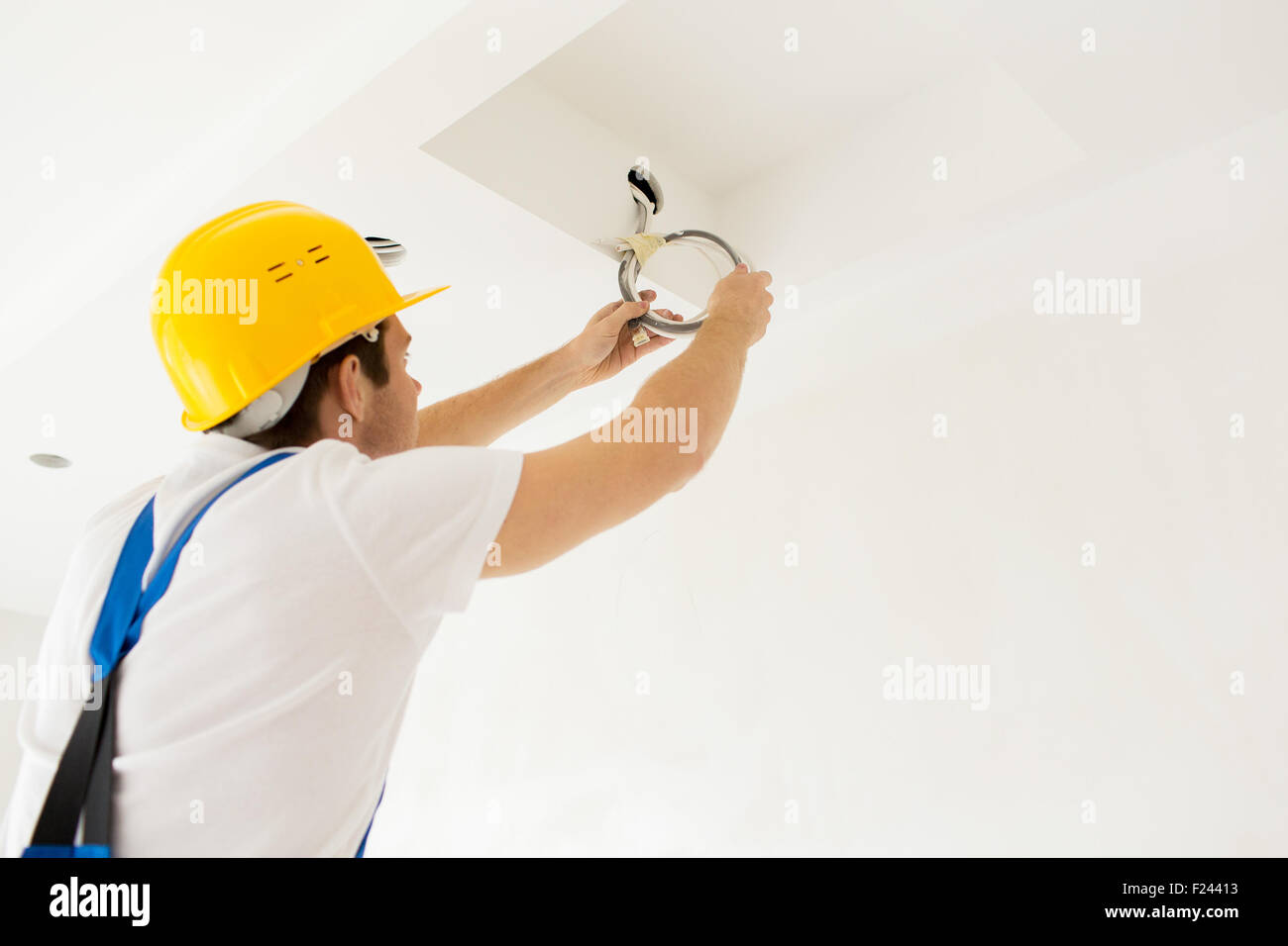 Running wires hi-res stock photography and images - Alamy