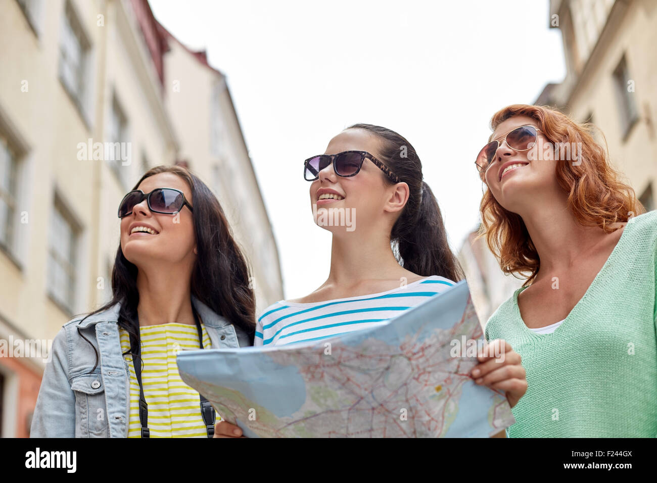 Teenage tourist map city hi-res stock photography and images - Alamy