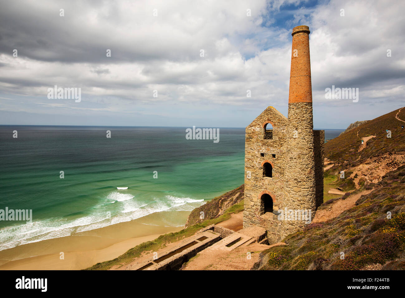 Old tin mine cornwall hi-res stock photography and images - Alamy