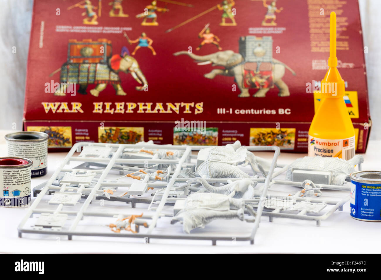 Model plastic figure set, third century BC War elephants. Zvezda 8011 ...