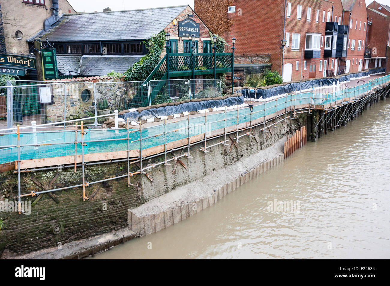 Rain flood defence england hi-res stock photography and images - Alamy
