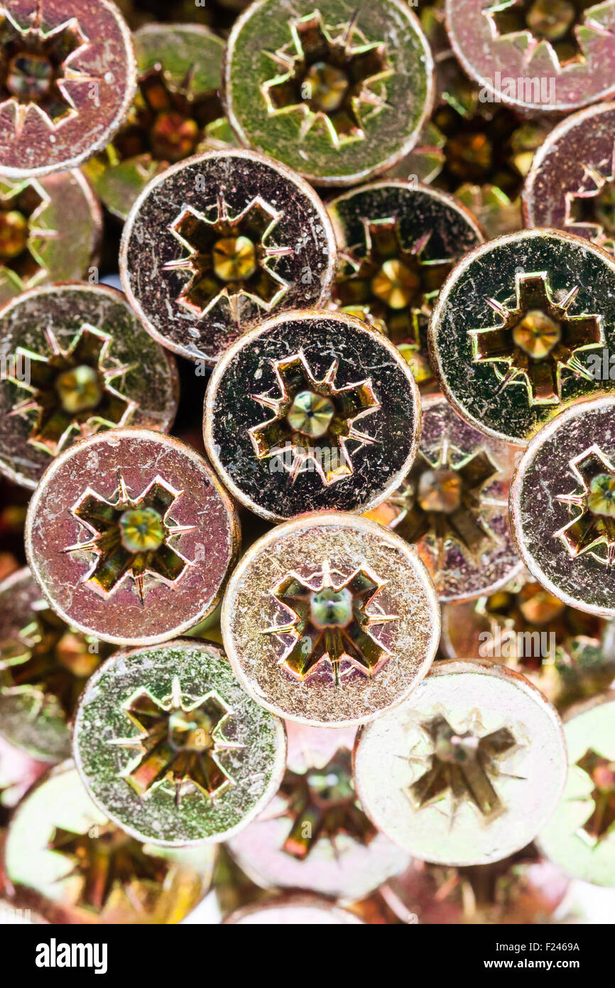 Cross threads hi-res stock photography and images - Alamy