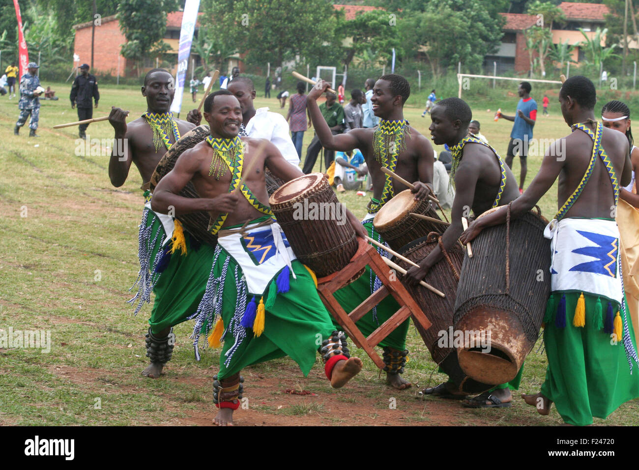 Burundi traditional dancers entertaining guests Stock Photo - Alamy