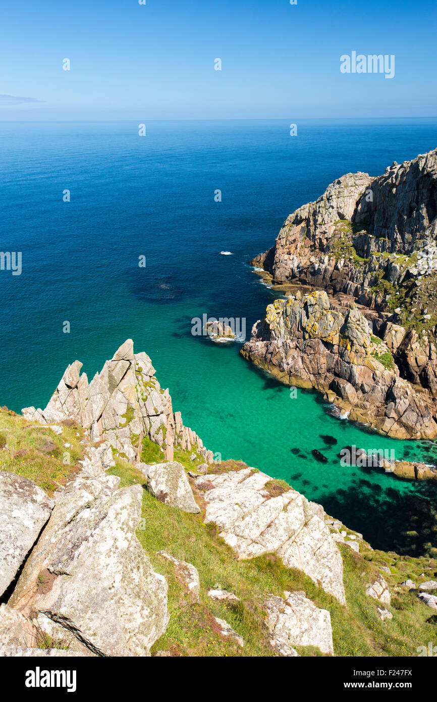 Sea granite cliffs hi-res stock photography and images - Alamy