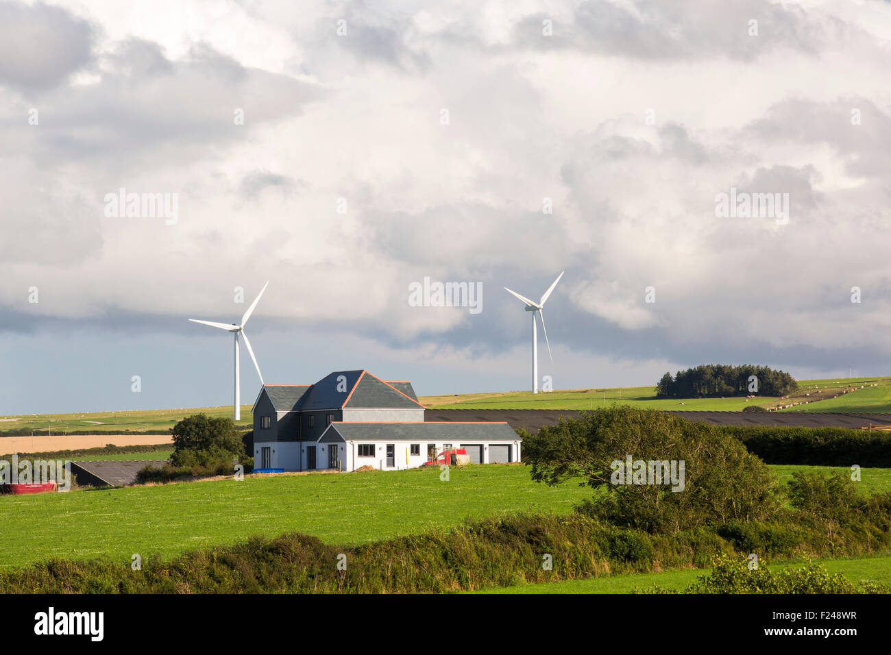 Wind farm cornwall hi-res stock photography and images - Alamy
