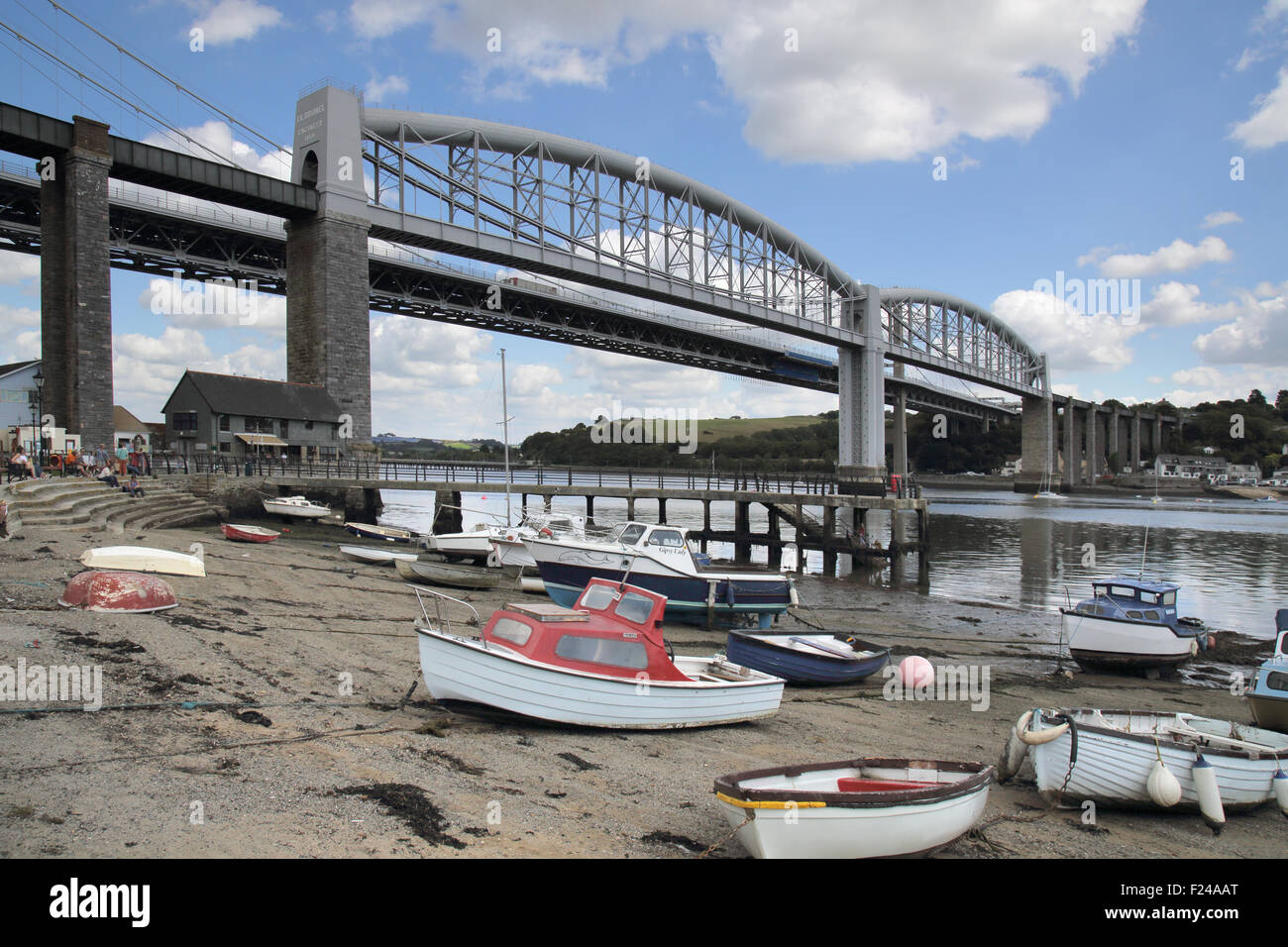 the tamar bridge built by brunel linking plymouth and saltash Stock ...