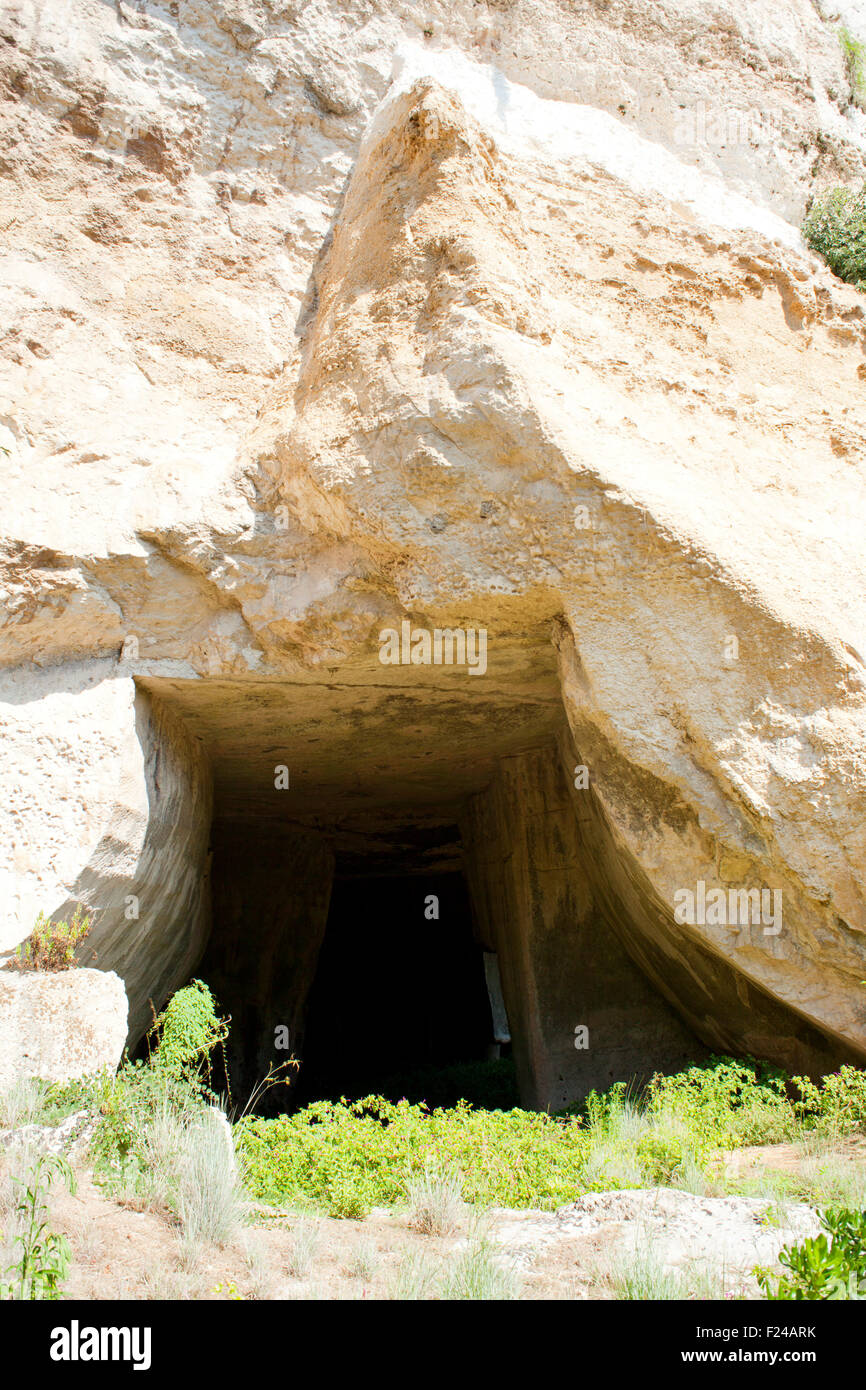 Italy cave sculpture hi-res stock photography and images - Alamy