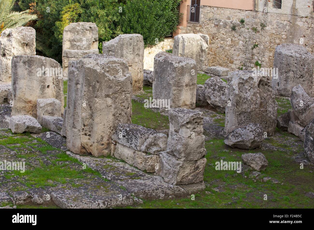 Apollo shrine hi-res stock photography and images - Alamy