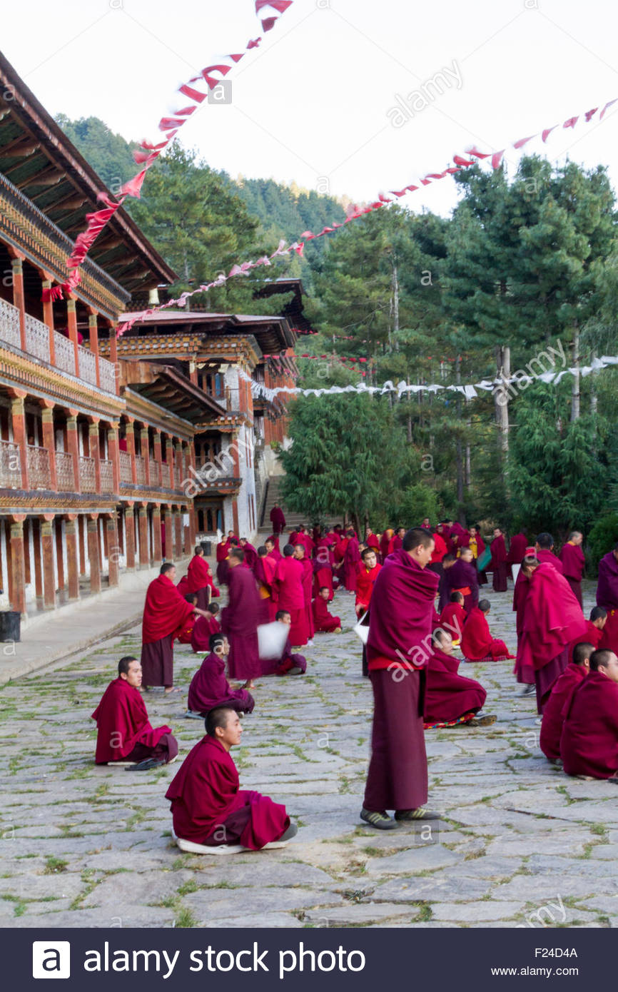 Tibetan Buddhist Monks High Resolution Stock Photography and Images - Alamy