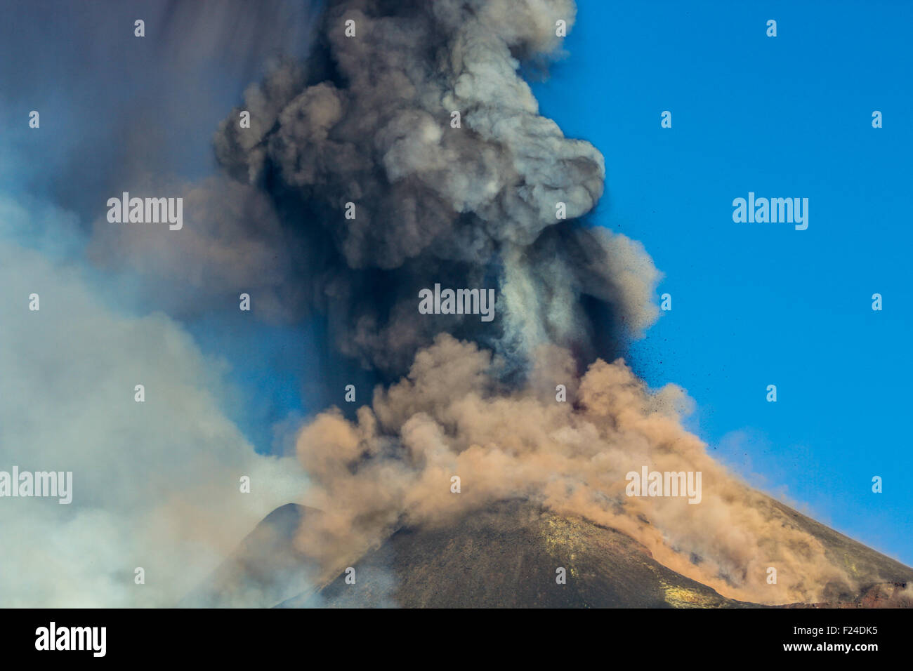 The highest volcano in Europe erupting Stock Photo - Alamy