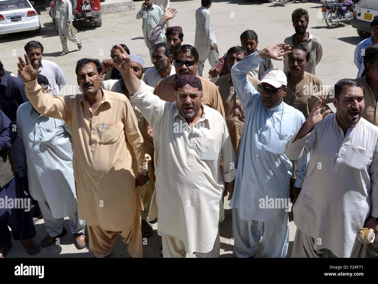 Members of Metropolitan Laborer Union (CBA) are protesting against ...