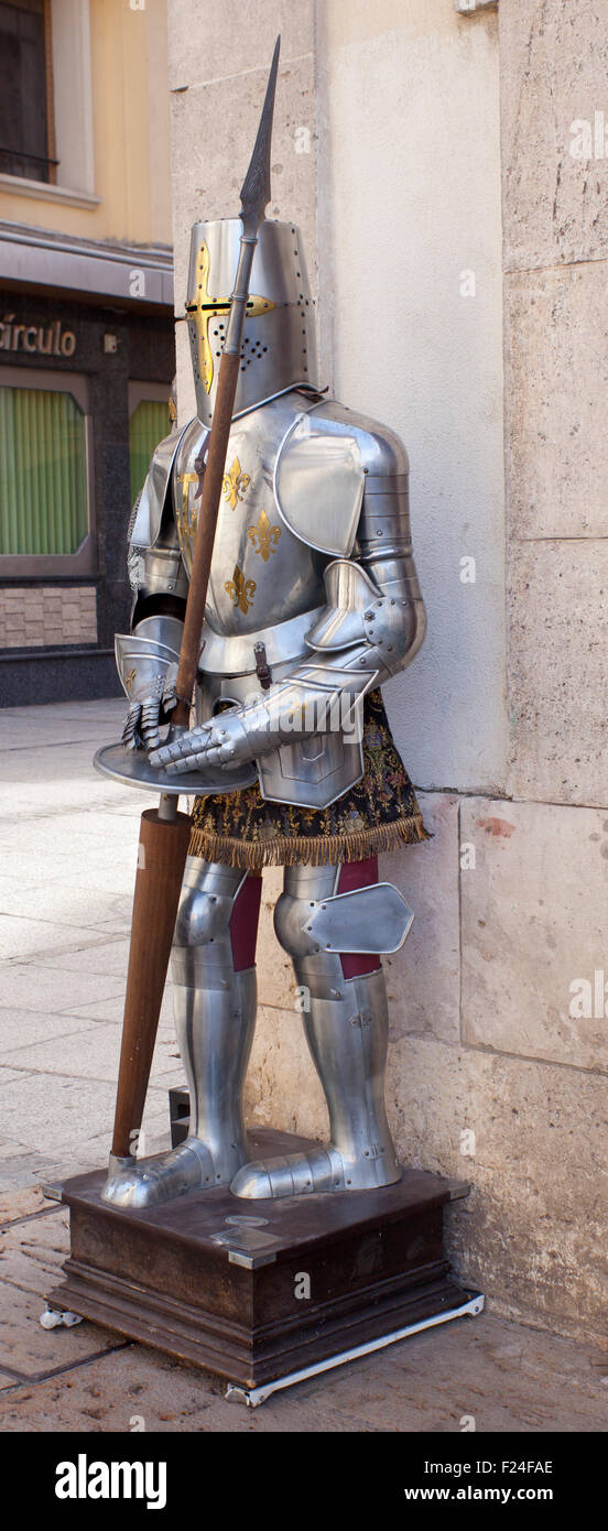 Men in armor hi-res stock photography and images - Alamy