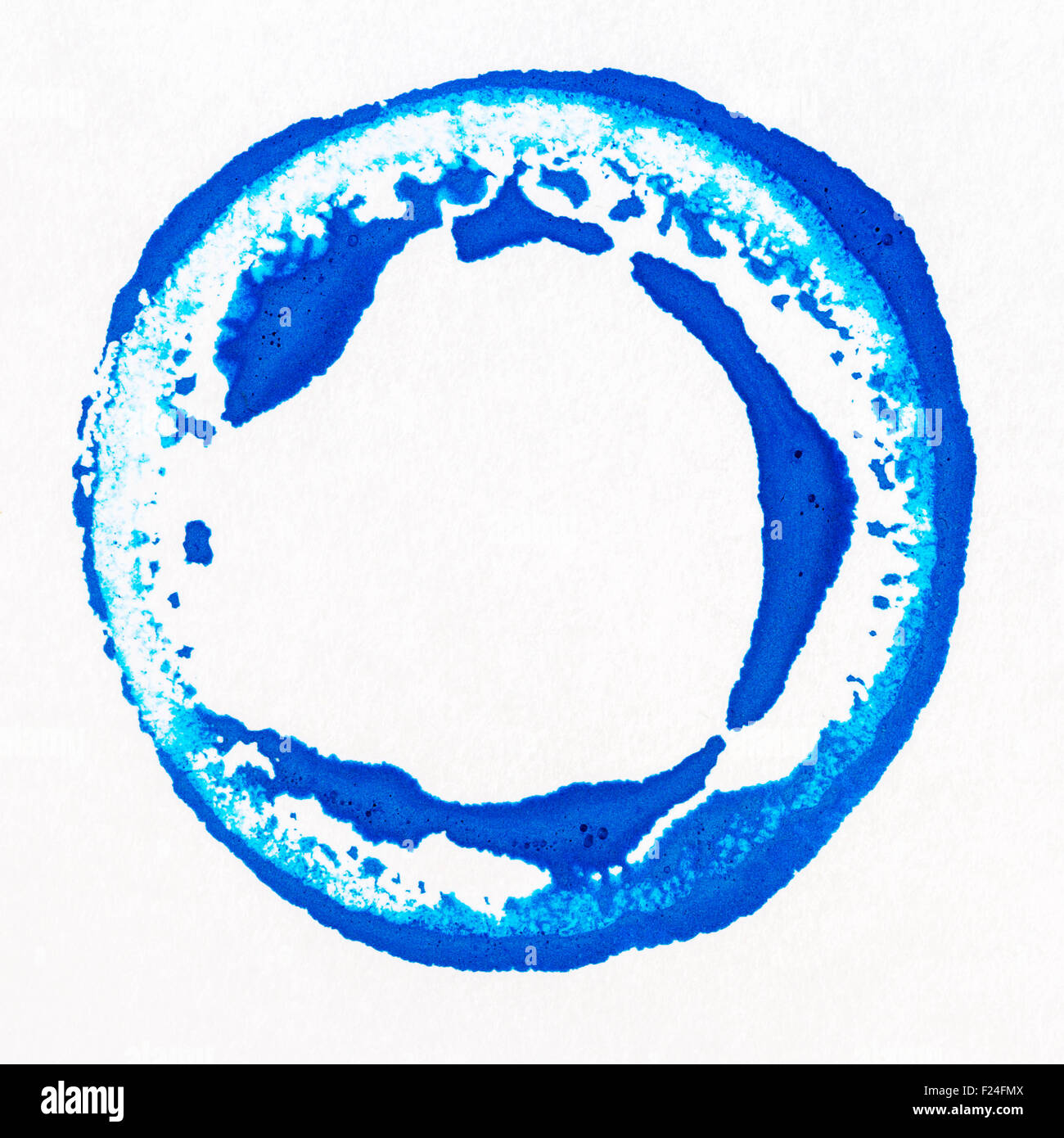 Vibrant blue acrylic paint circle on white paper Stock Photo - Alamy