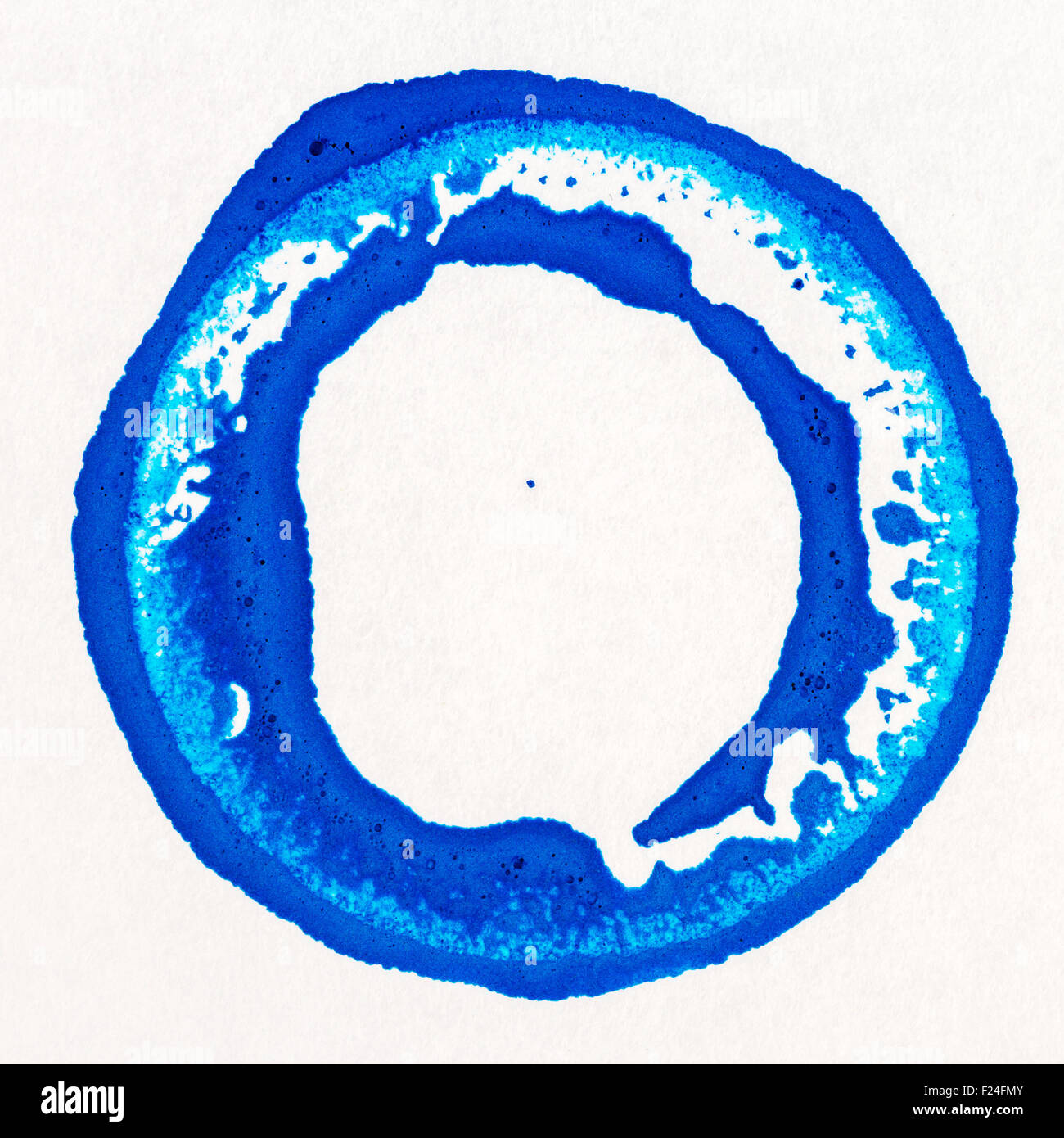 Vibrant blue acrylic paint circle on white paper Stock Photo - Alamy