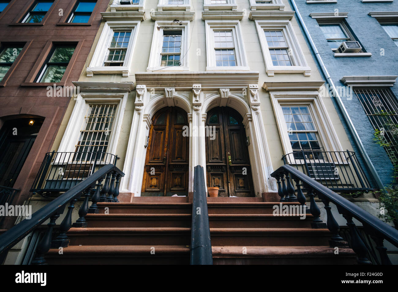 Elegant city architecture hi-res stock photography and images - Alamy