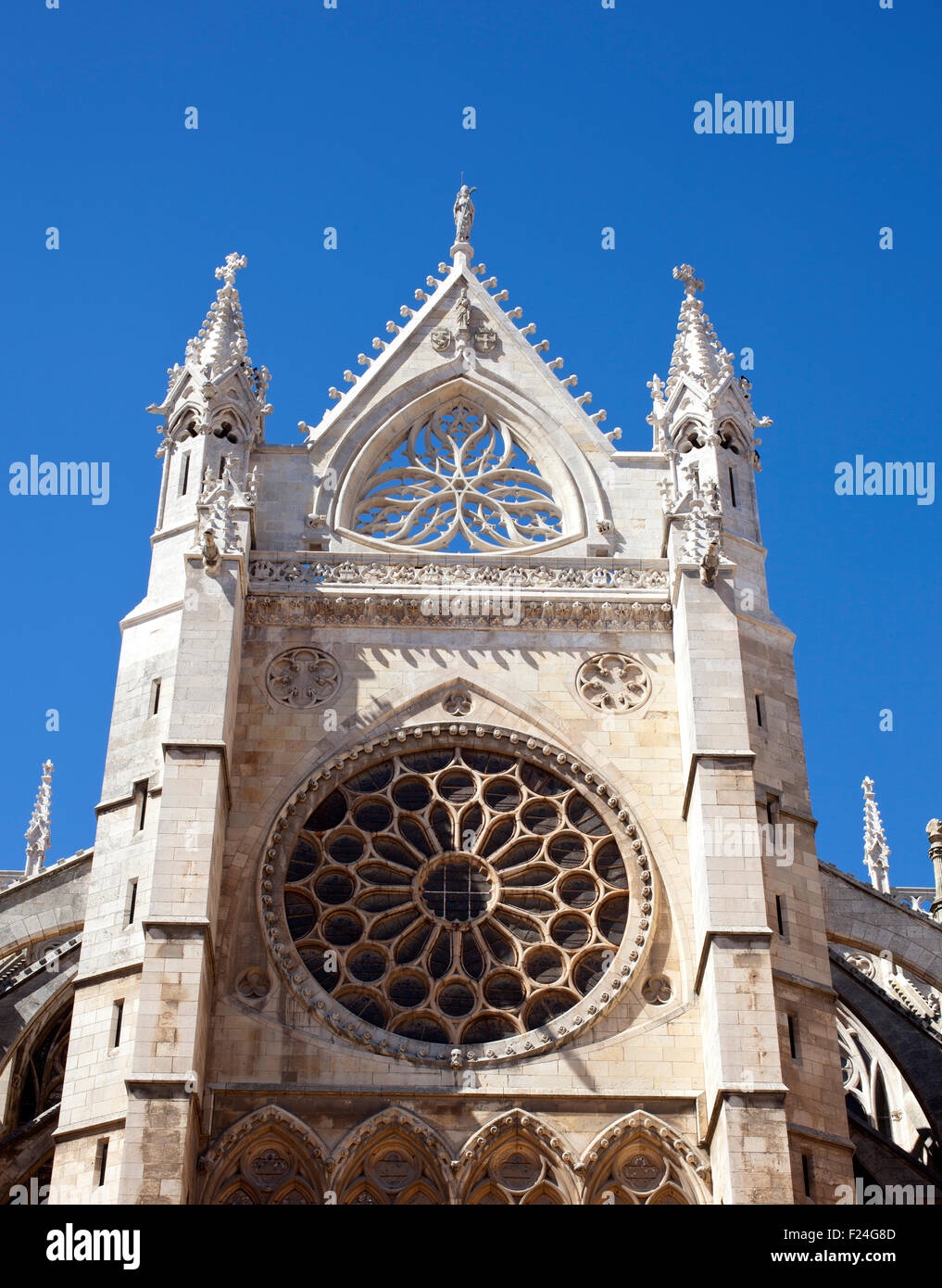 Rose window of leon cathedral hi-res stock photography and images - Alamy
