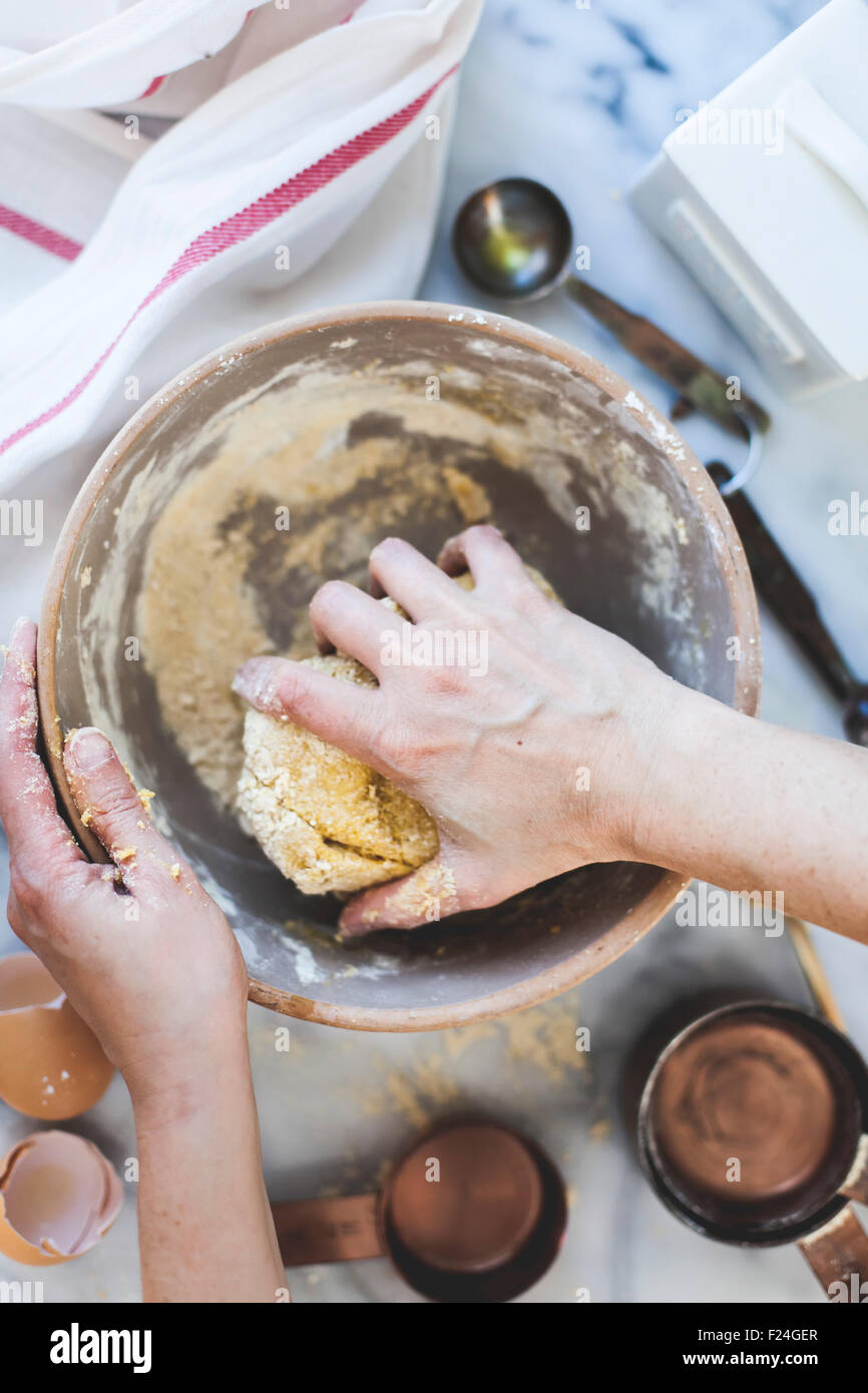 Hands mixing hi-res stock photography and images - Alamy