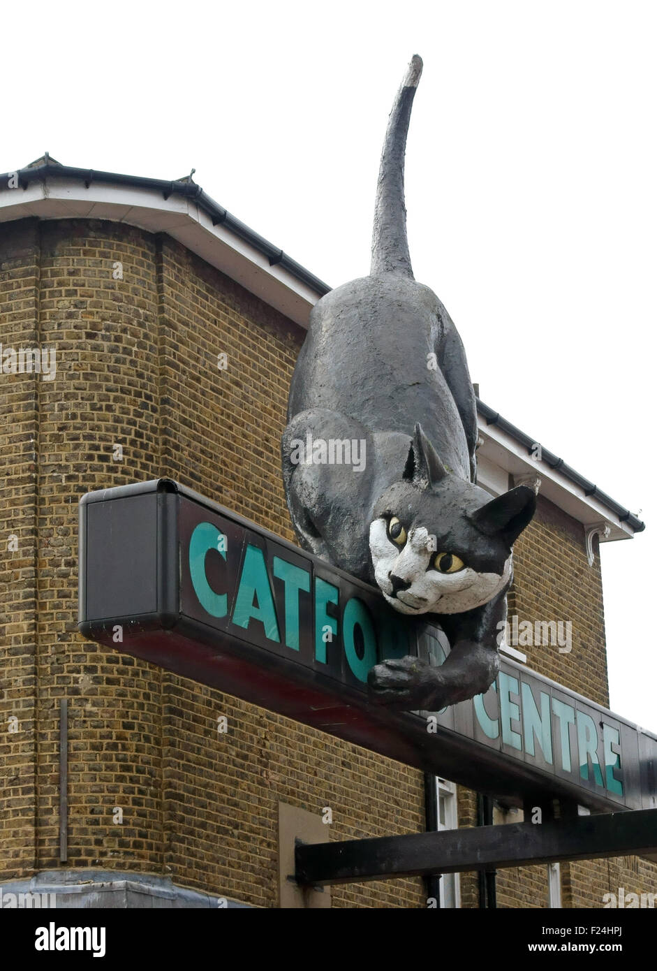 London catford shopping centre cat hi-res stock photography and images ...