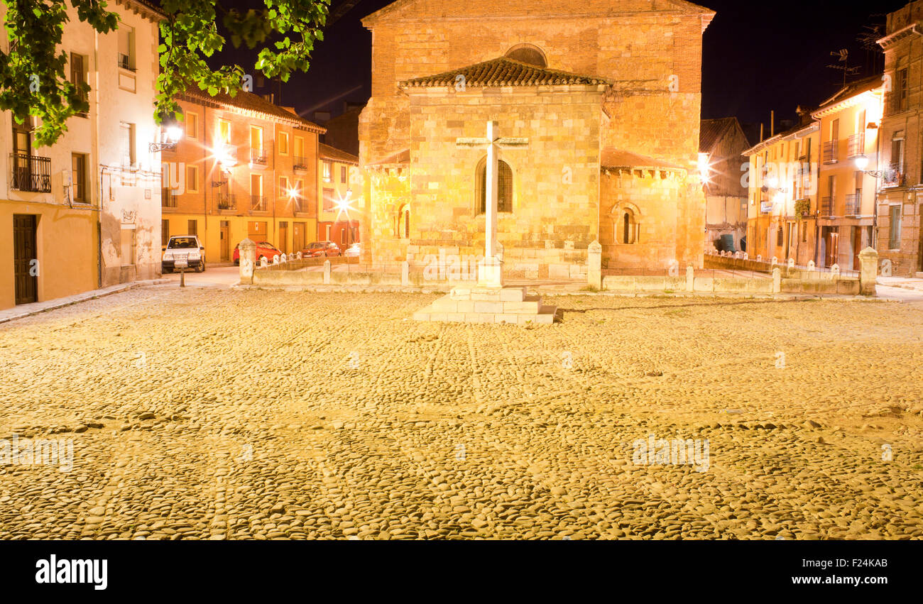 Night leon hi-res stock photography and images - Alamy
