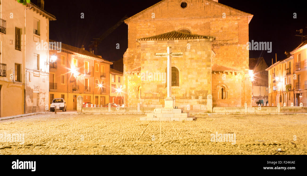 Church of Leon in the night Stock Photo - Alamy
