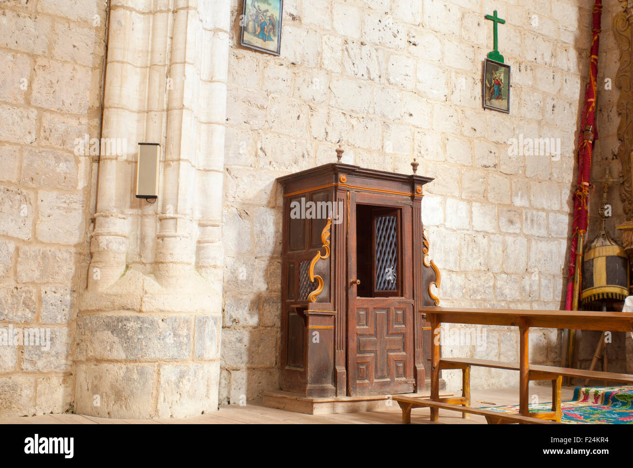 Confessional in cathedral hi-res stock photography and images - Alamy