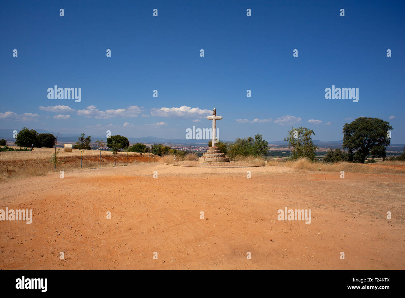 Cross on field hi-res stock photography and images - Alamy