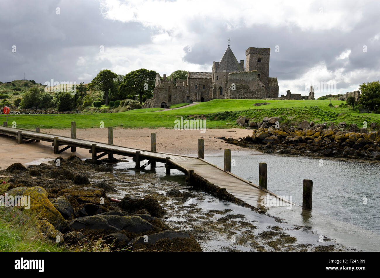 Inchcolm abbey hi-res stock photography and images - Alamy