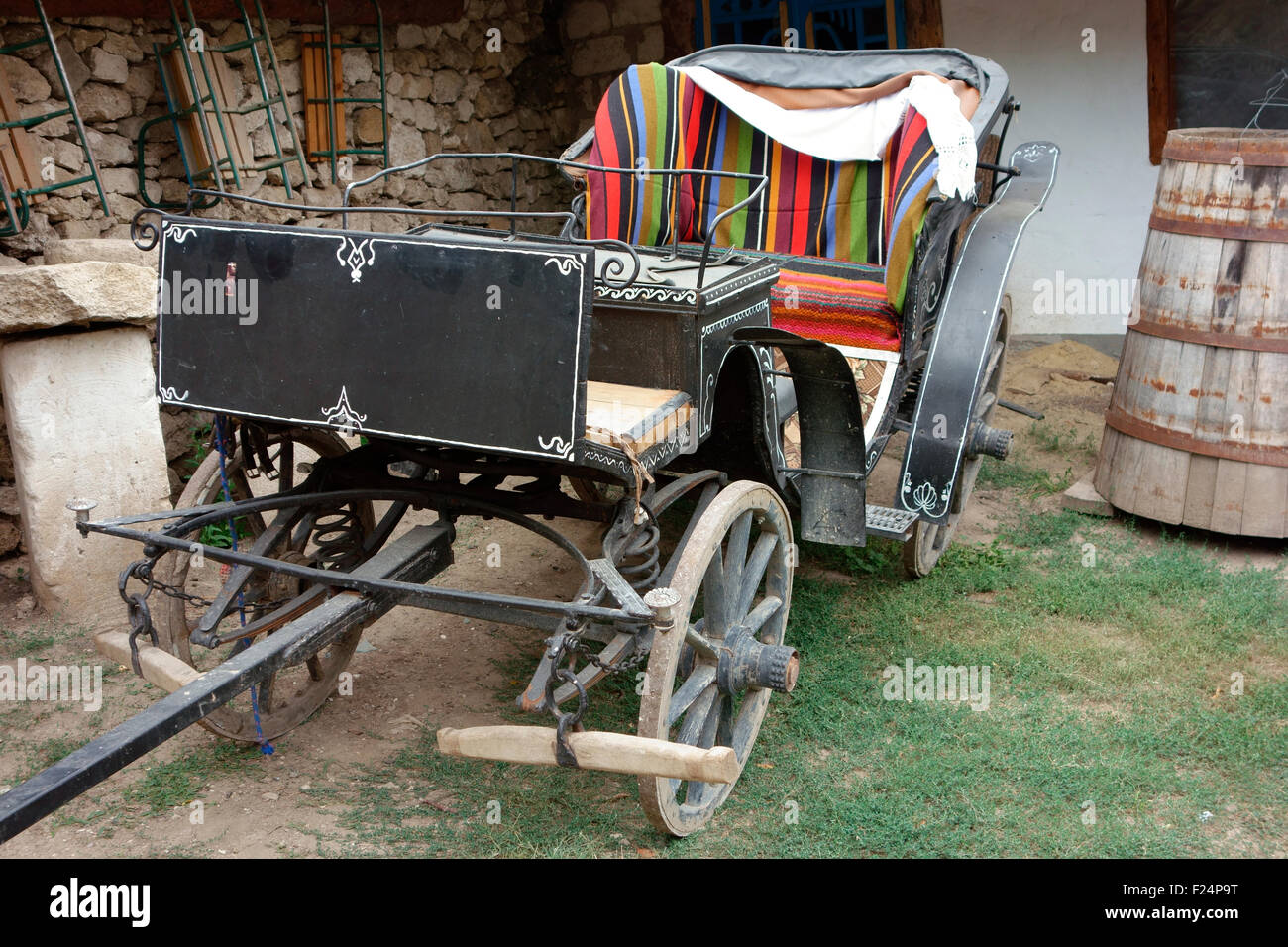 Horse carriage romania hi-res stock photography and images - Alamy