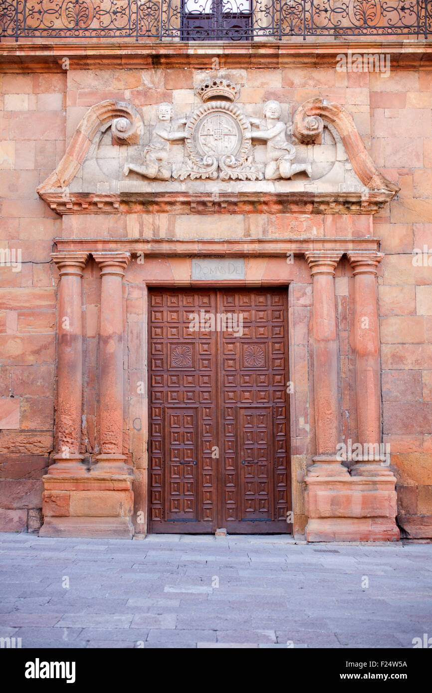 Portal building hi-res stock photography and images - Alamy