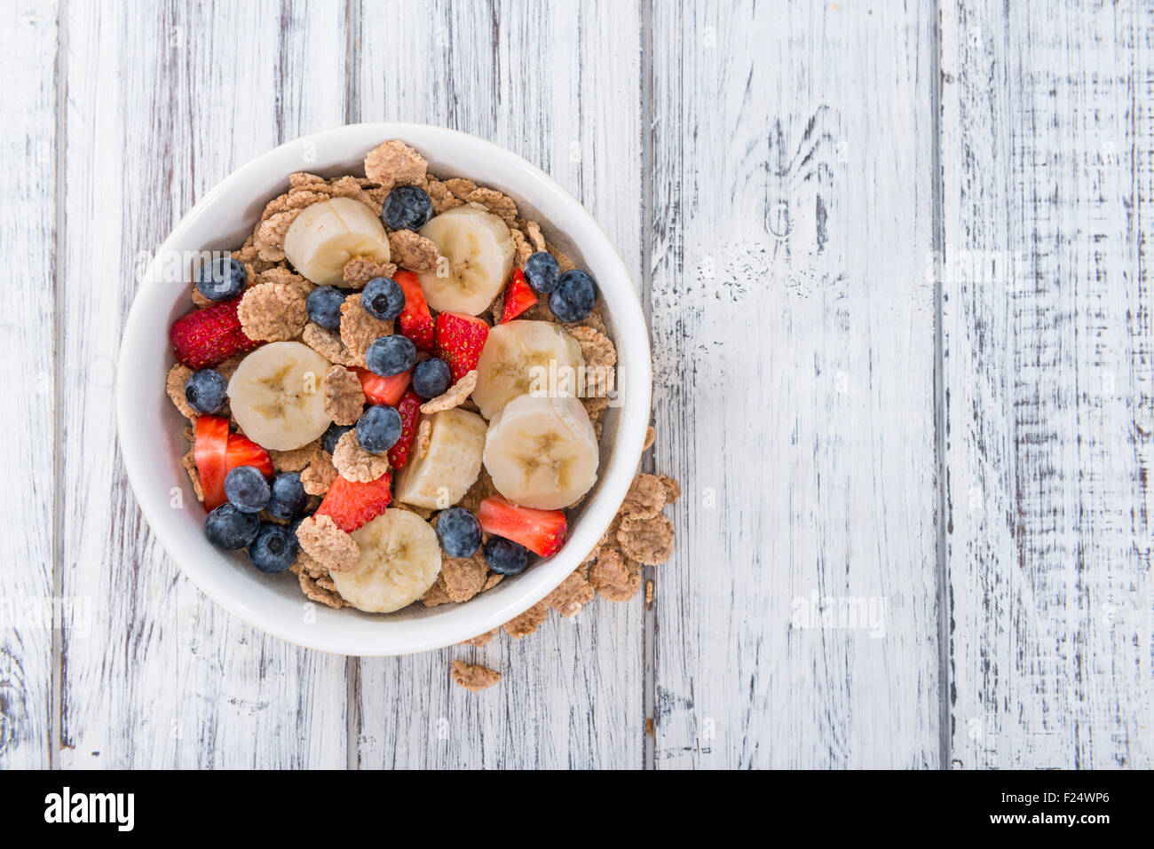 Pouring milk cornflakes fruits hi-res stock photography and images - Alamy